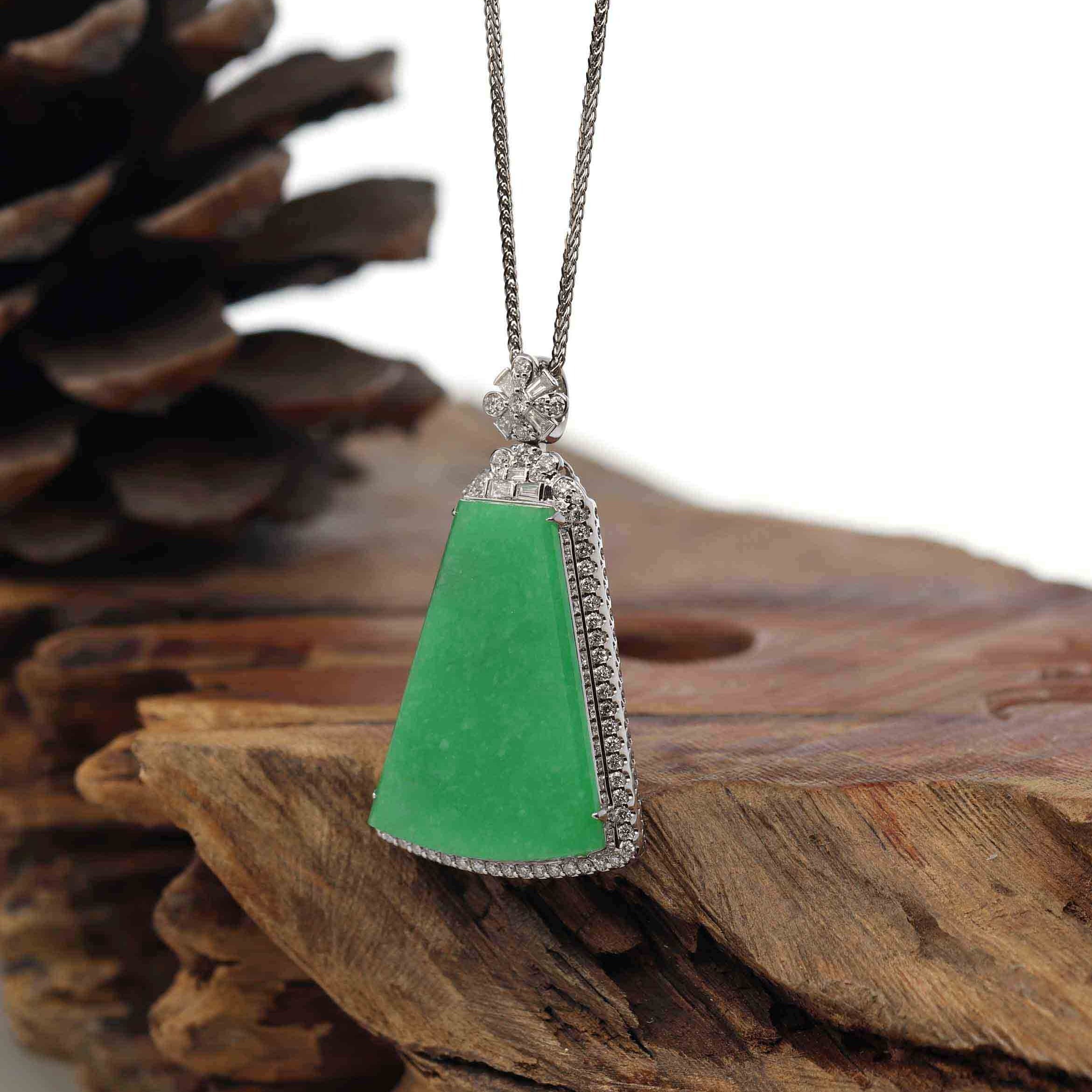 18K White Gold High-End Imperial Jadeite Jade "Ping An Wu Shi Pai" Nec ...