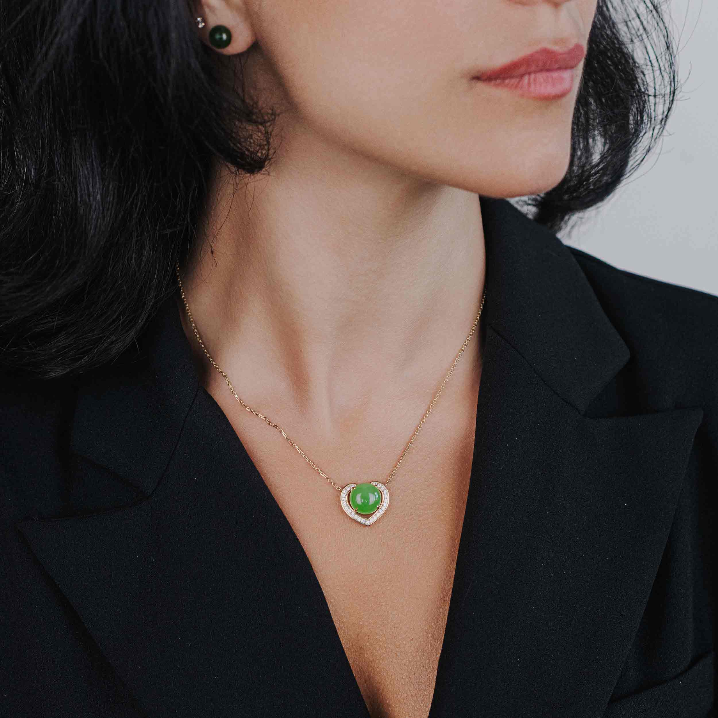 Heart Shape Round Green Nephrite Jade Love Pendant Necklace With VS1 D ...